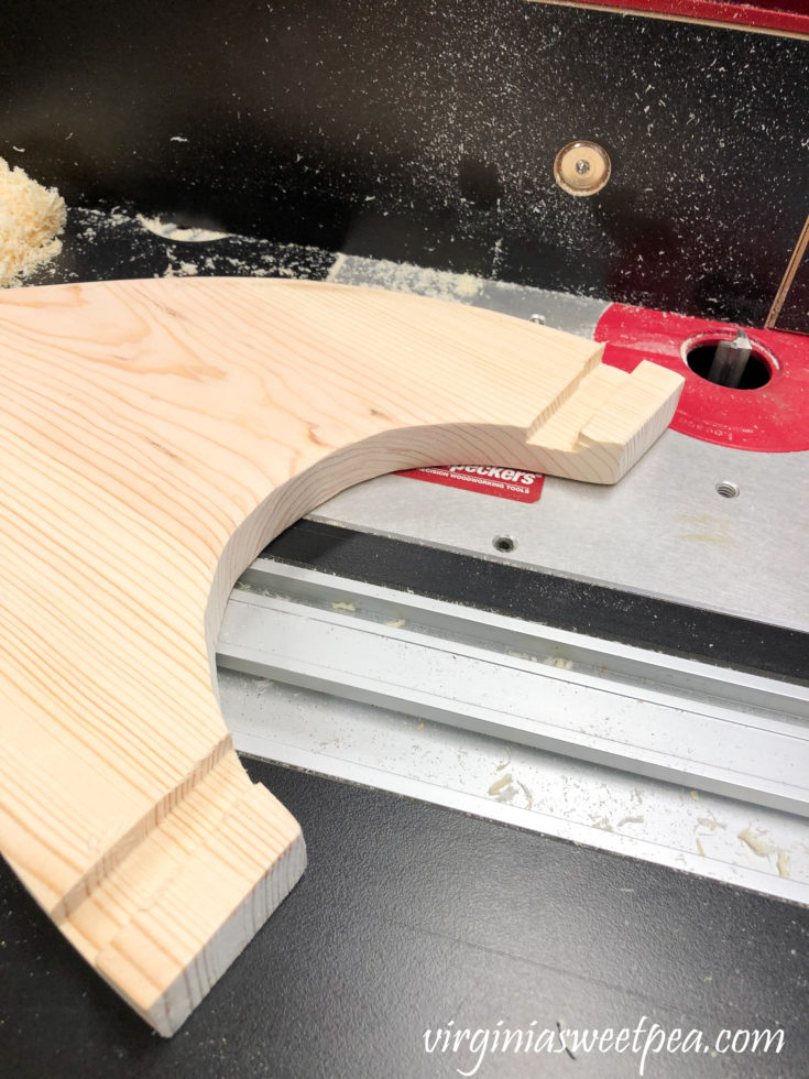 DIY Adjustable Wood Display Stand for Plates or Art - Sweet Pea