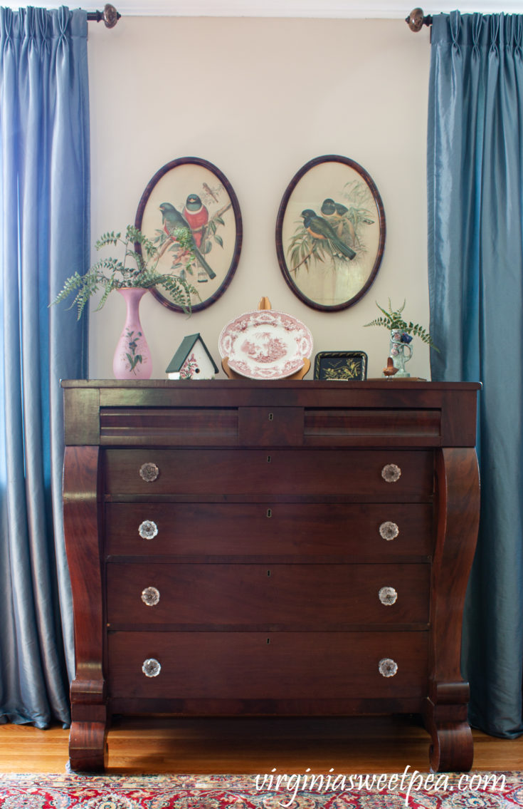 Decorating Ideas using Vintage Books - Sweet Pea